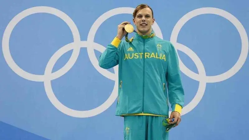El nadador australiano Kyle Chambers bate el récord mundial de 100 ...