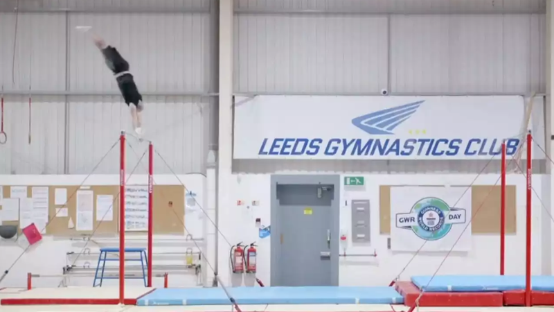 'Récord Guiness' para el exgimnasta Ash Watson por un increíble salto